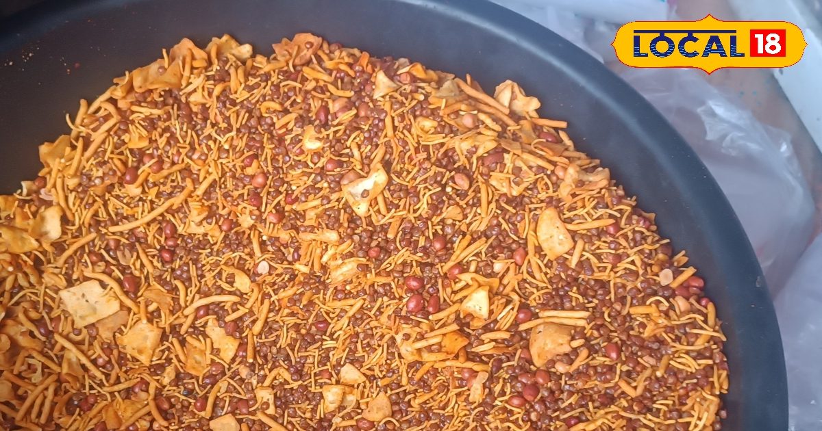 If you are also interested in Bhunja, salty food then come here, here ...