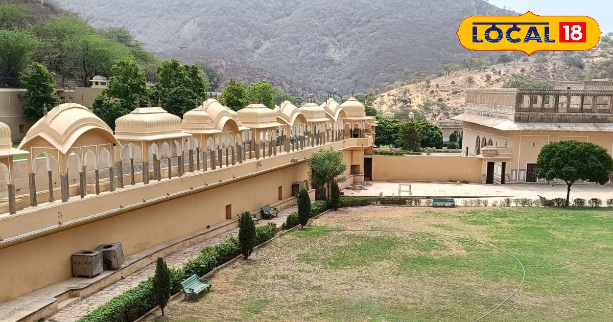 This beautiful garden is built in the name of Vidyadhar Bhattacharya