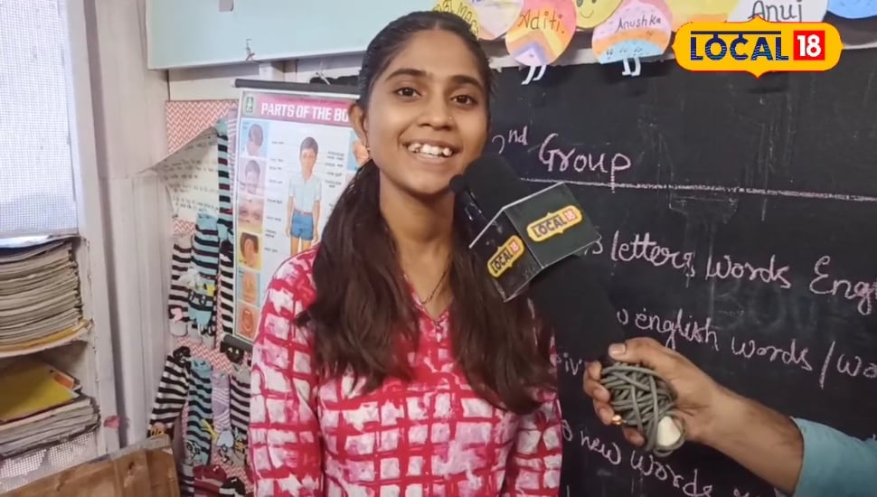 18 year old muskan ahirwar started library at the age of 9 got many awards from government ...