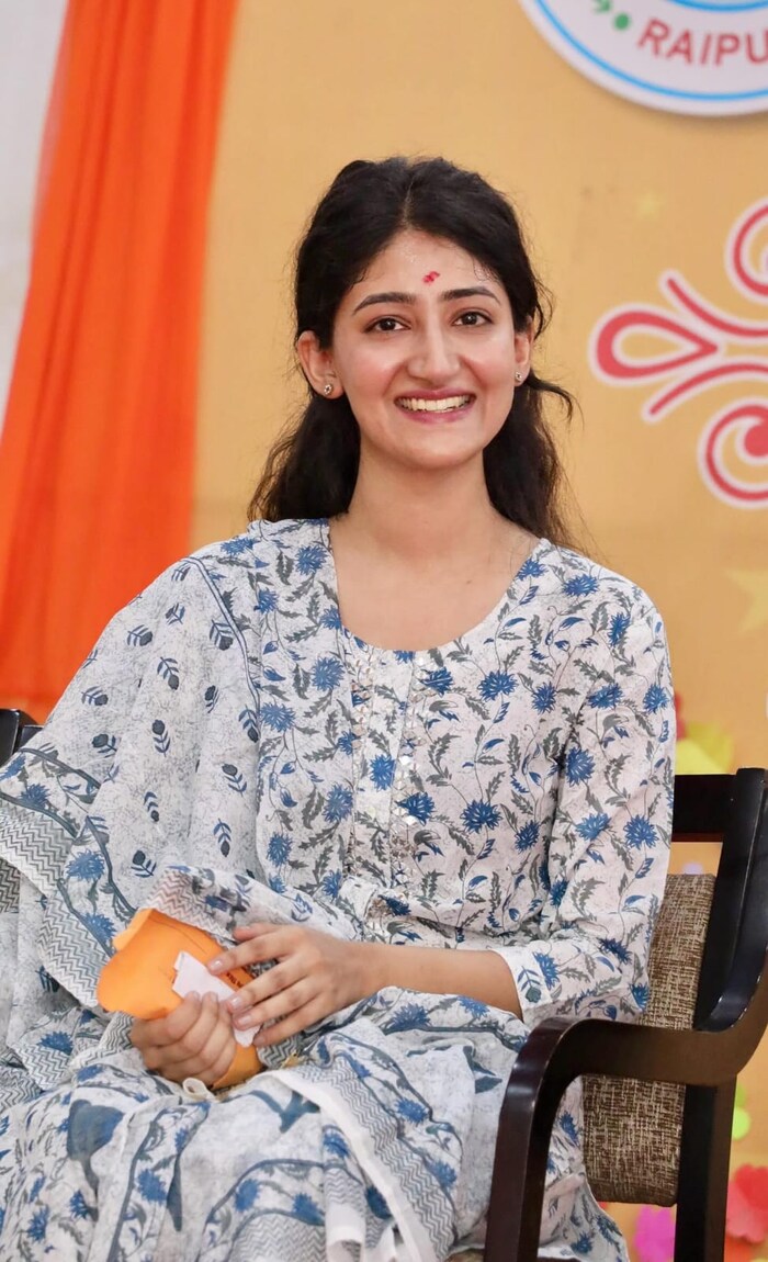 UPSC Success Story: 24 की उम्र में बनेंगी अफसर, यूनिवर्सिटी में थीं ...