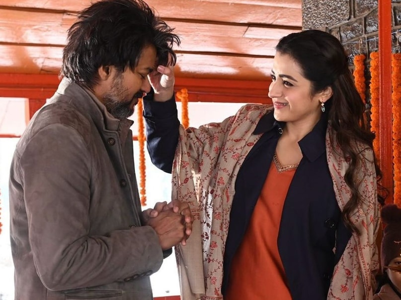 शादीशुदा होते हुए थलापति विजय कर रहे सीक्रेट रोमांस? तृषा कृष्णन संग ...