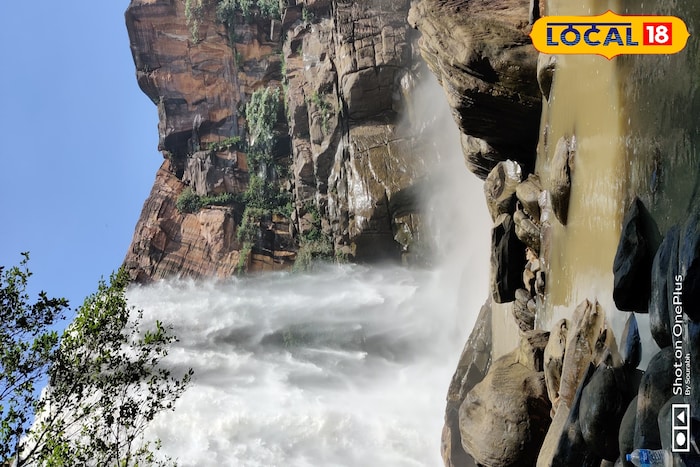 180 feet amargarh waterfall adorable view trekking in between nature ...