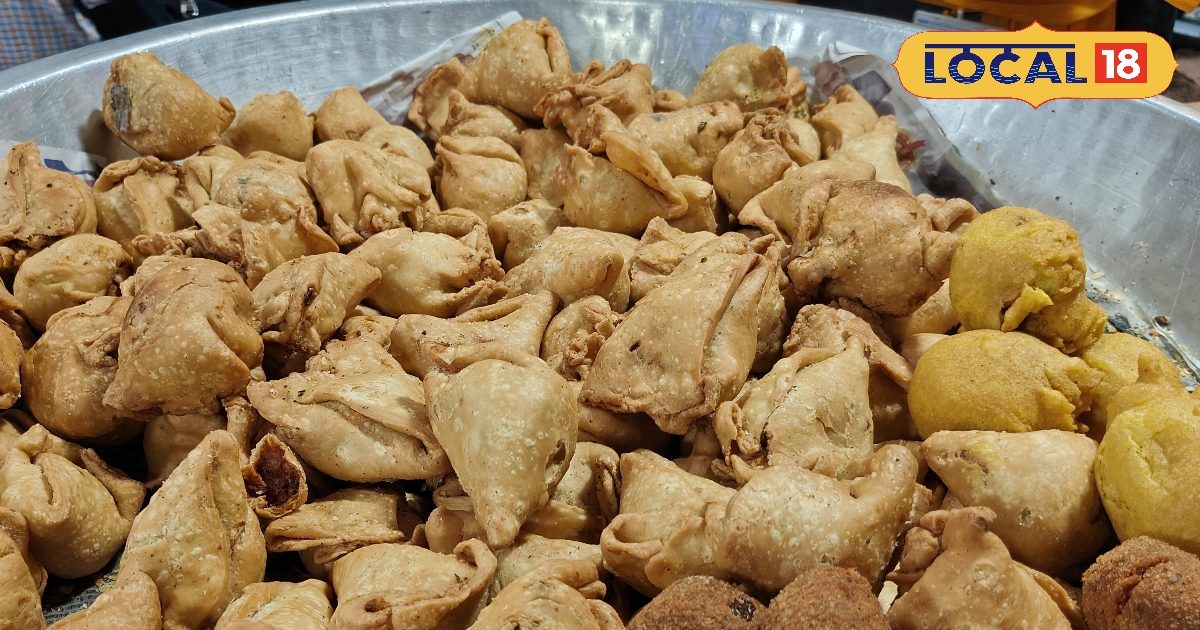 If you want to eat breakfast in Saavan without onion and garlic then go ...