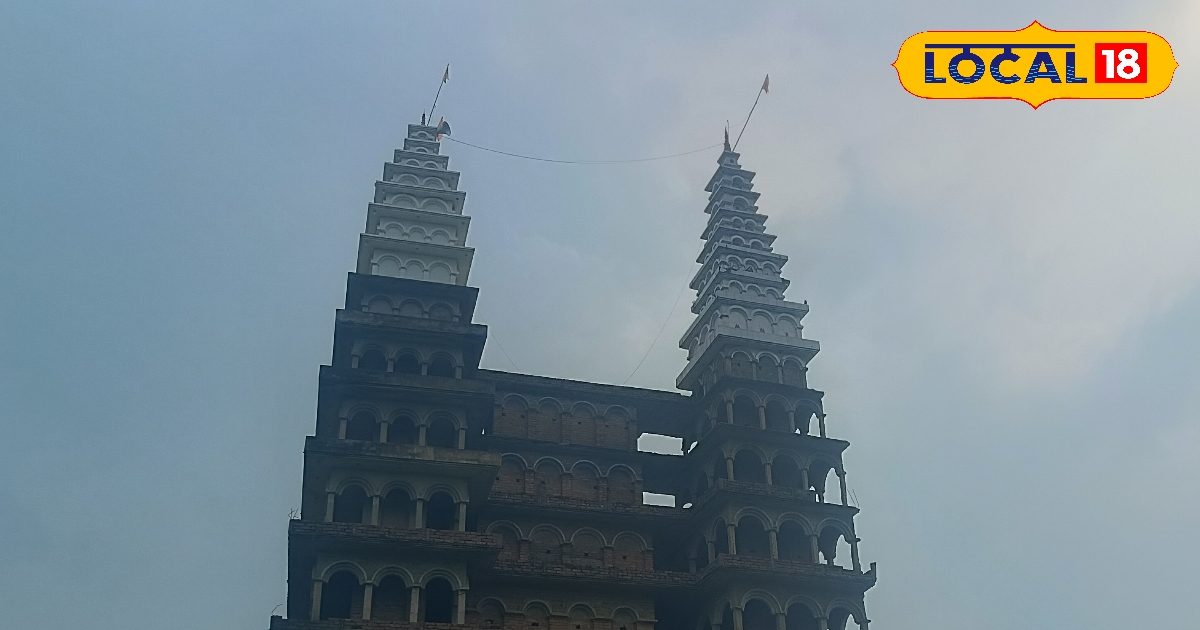 A laborer built a 101 feet long temple of Bholenath at a cost of Rs 51 ...