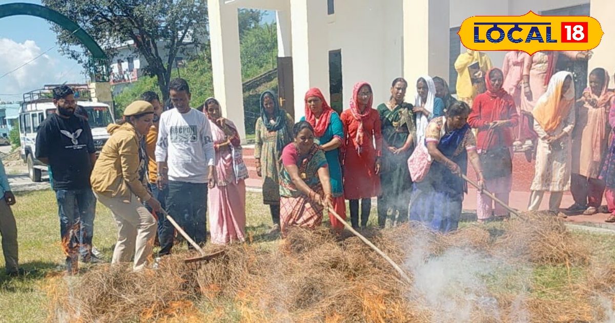 Almora News: अब गांव वाले बुझाएंगे जंगल की आग, ग्रामीणों को दी ट्रेनिंग