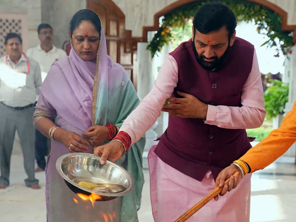 Haryana CM Nayab Saini Family Details: CM नायब सिंह सैनी के परिवार में ...