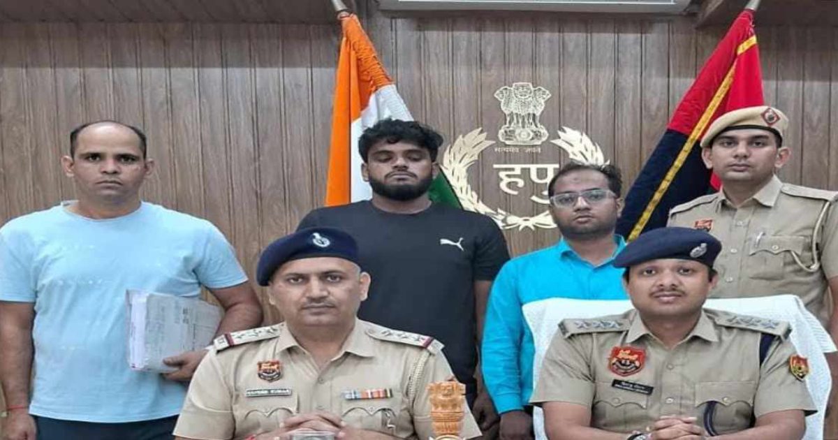 'मैं तो डिप्टी मैंनेजर हूं', PNB बैंक में घुसी पुलिस, केबिन में बैठे ...