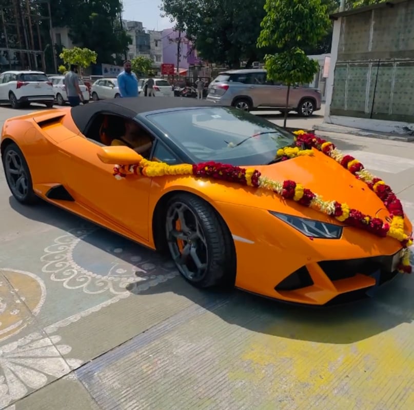 Page-3 - Lamborghini: मुंबई से शौकीनों के शहर पहुंची लग्जरी कार, होंगे ...