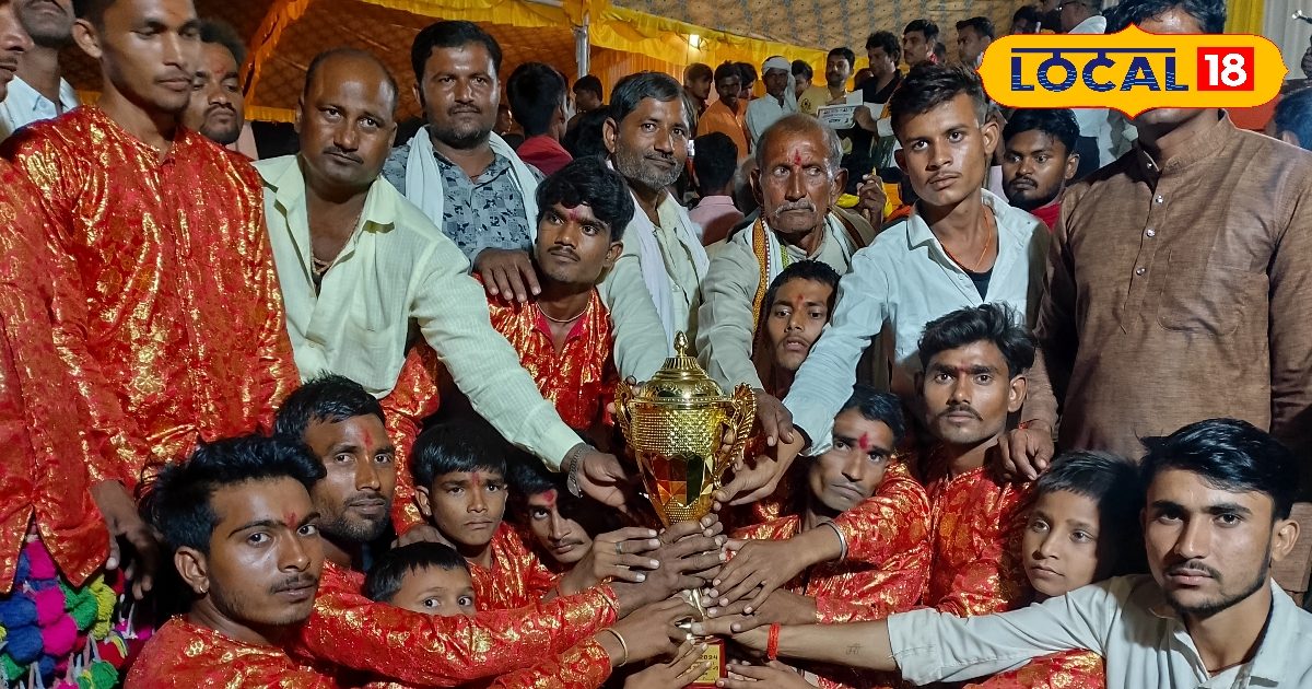 Artist won 51 thousand rupees in Monia dance competition and there is a ...