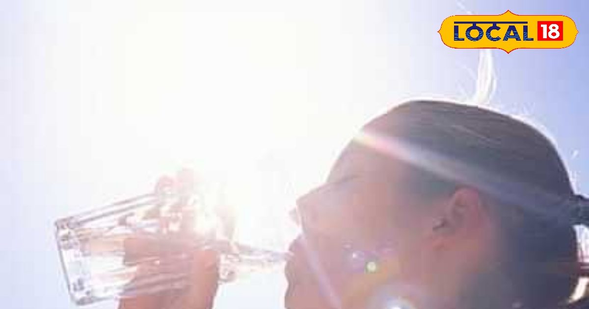benefits of drinking hot water helps in removing the problem of ...