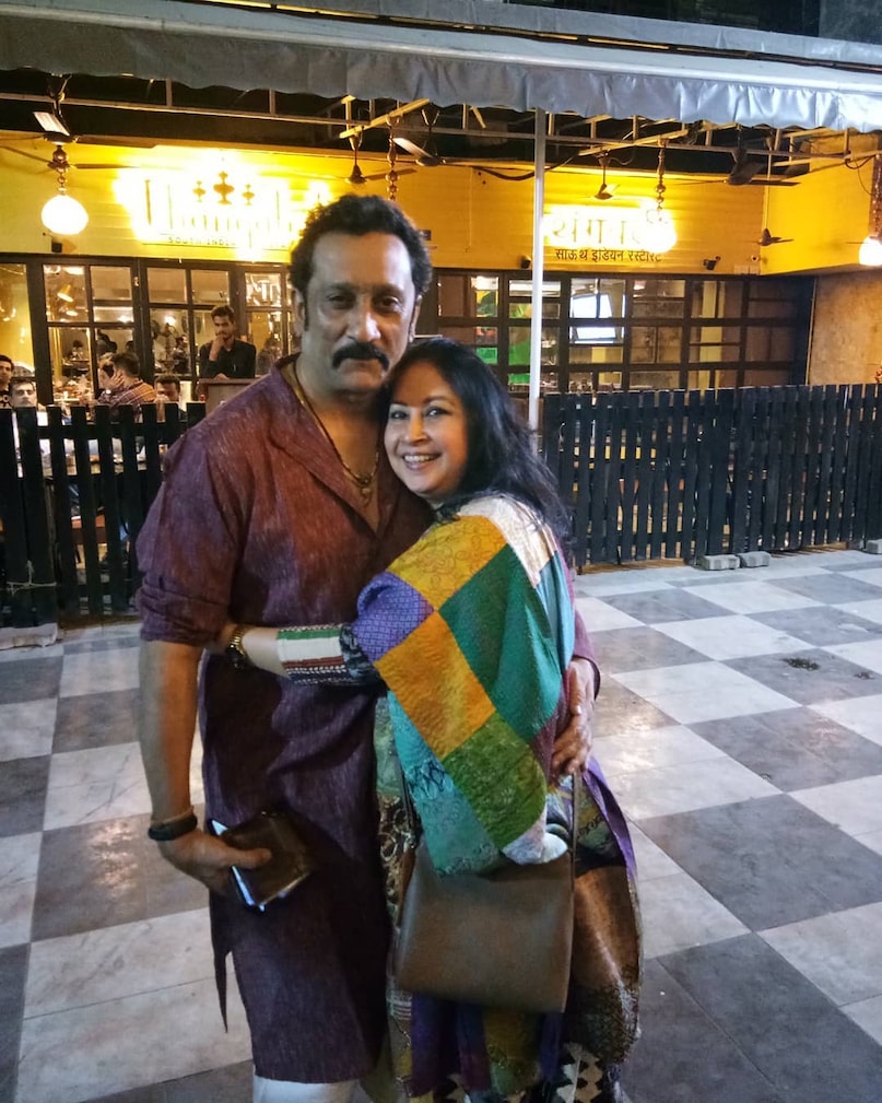 कौन है 'वसूली भाई' की पत्नी? फिल्मी दुनिया से दूर कॉर्पोरेट जॉब करता है ...