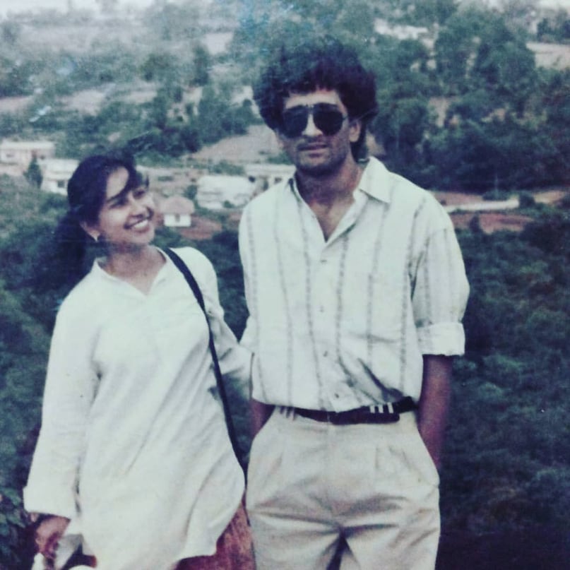 कौन है 'वसूली भाई' की पत्नी? फिल्मी दुनिया से दूर कॉर्पोरेट जॉब करता है ...