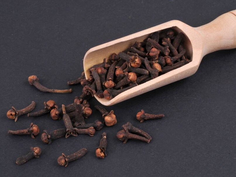 मुंह में डालकर चबाएं यह मामूली चीज, बैक्टीरिया का हो जाएगा खात्मा ! ओरल ...