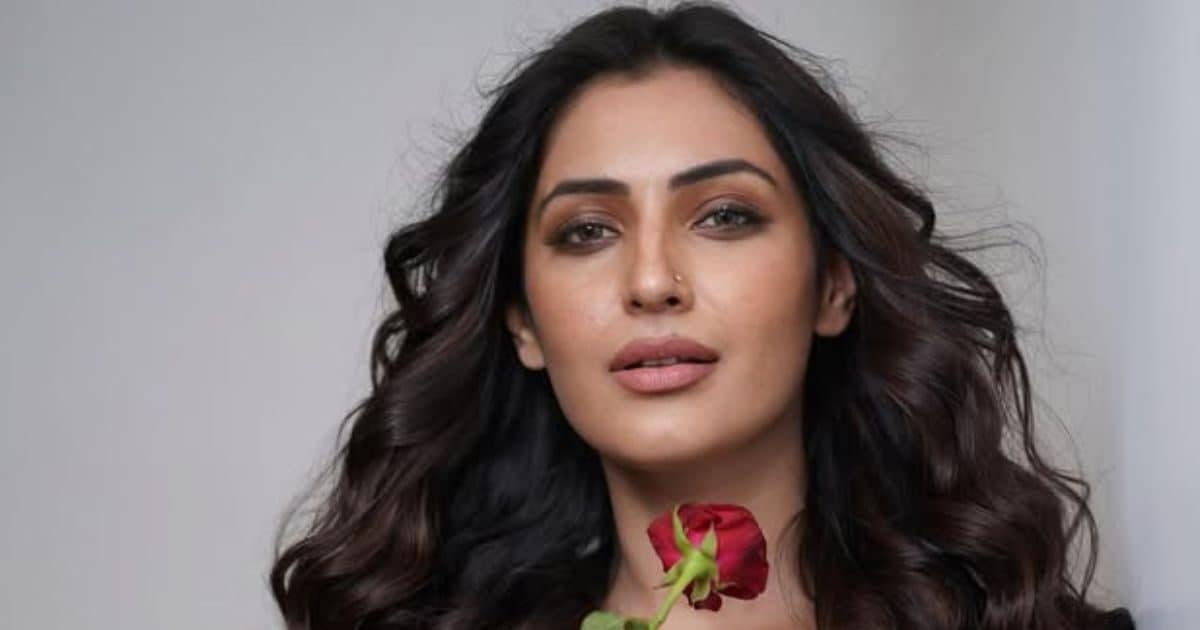 70 साल के स्टार पर 31 की एक्ट्रेस कुछ यूं हुई फिदा, मच गया बवाल, एक्टर ...