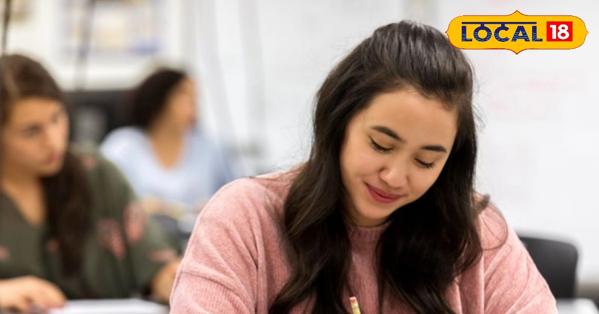 Follow this smart strategy to score good marks in Physics Class 12th Board Exam 2025 Tips and ...