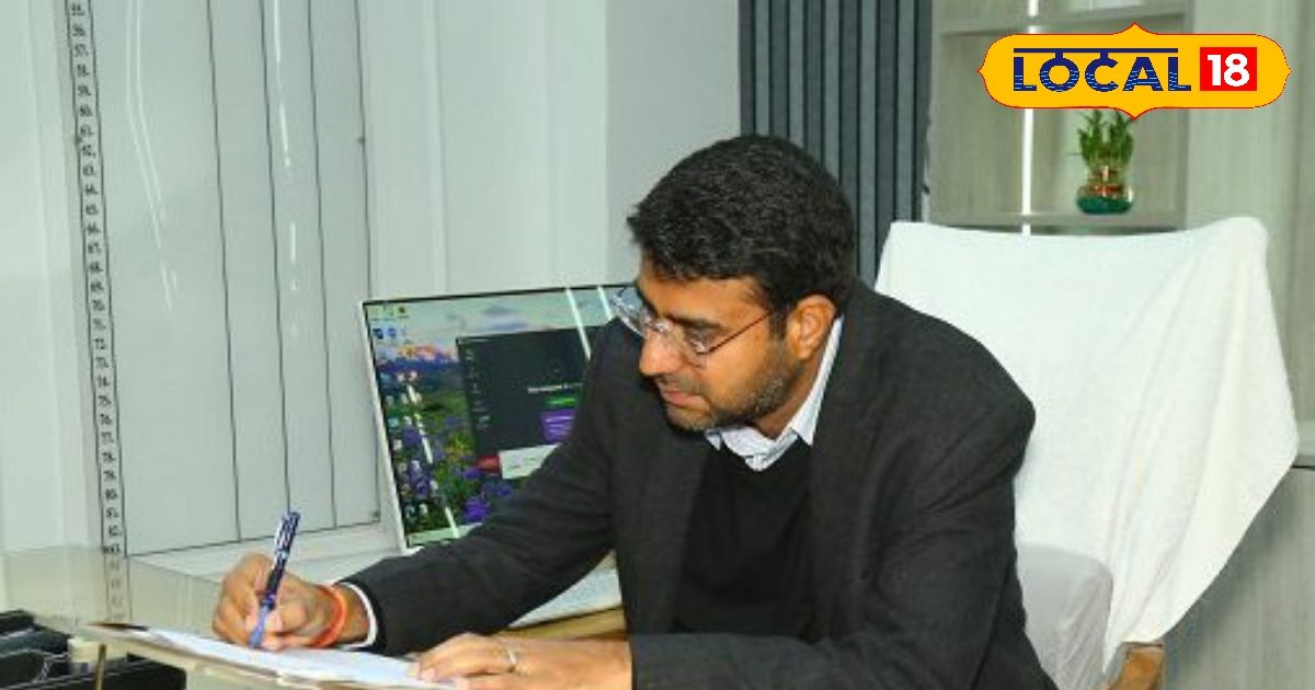 ghaziabad-new-dm-deepak-meena - News18 हिंदी