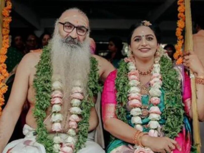 38 की उम्र में एक्ट्रेस ने दी खुशखबरी, 49 साल के बाबा संग शादी के 3 ...