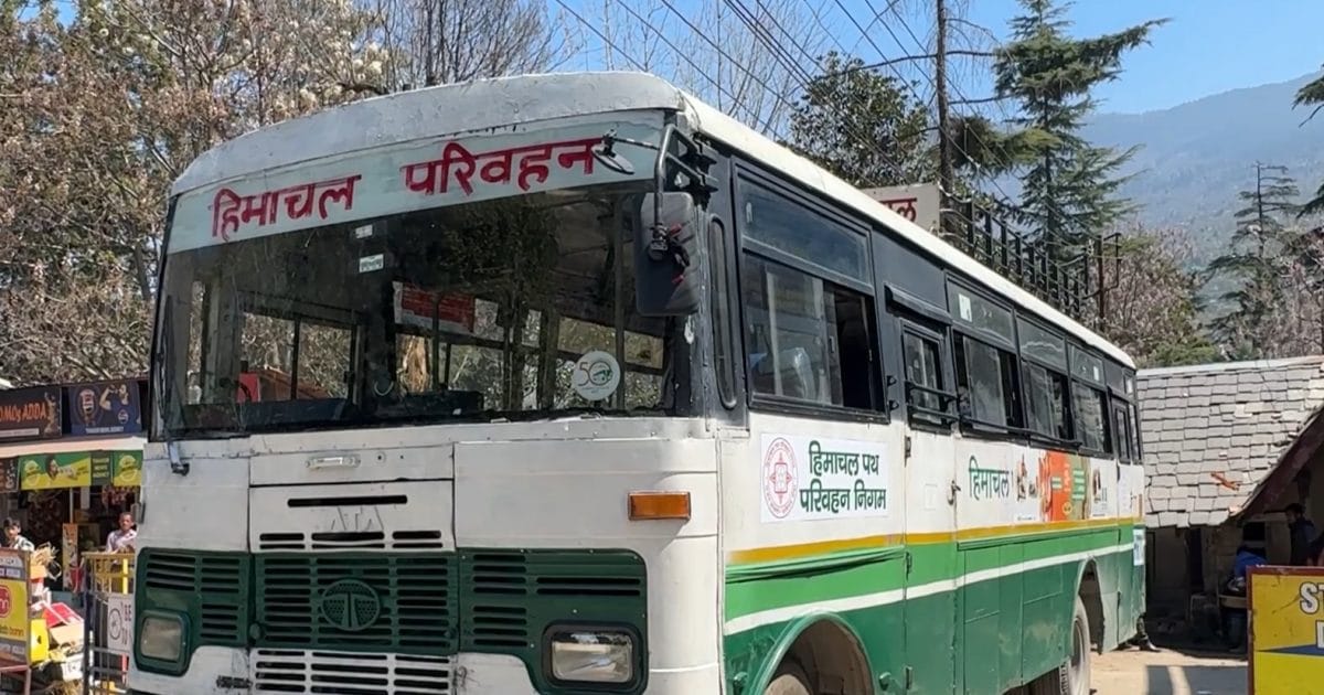 हिमाचल की सराज घाटी में आपदा के बाद 18 दिन बाद शुरू हुईं HRTC की सेवाएं ...