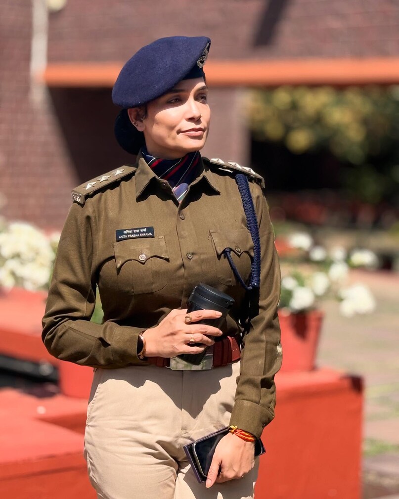 कम उम्र में शादी और फिर तलाक...कौन हैं ACP अनीता शर्मा, जिनसे छिन गए ...