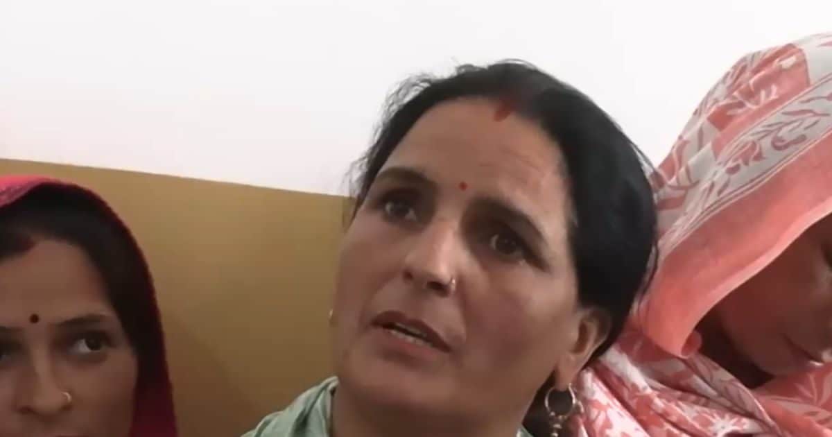 एक औरत का गांव में आतंक, घर-घर में नाम की दहशत, रोते हुए लोग SDM से मांग रहे इंसाफ