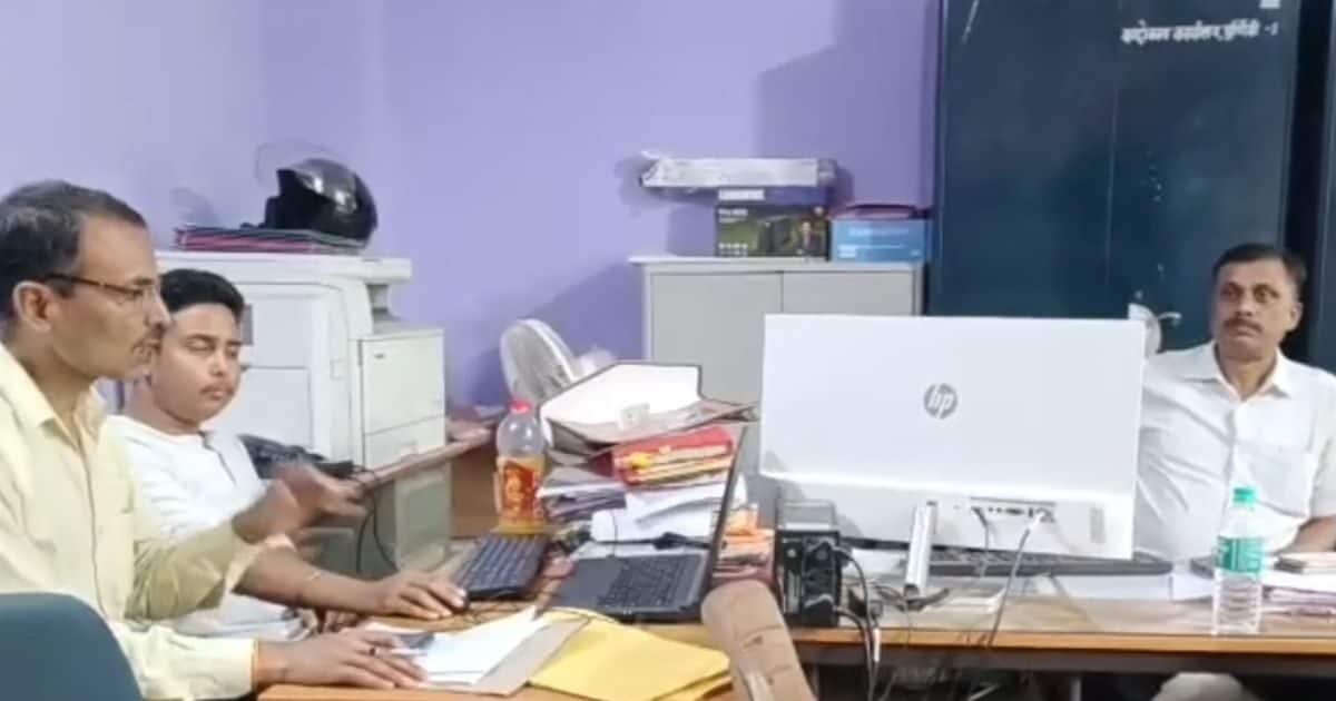 vigilance raid Assistant Settlement Officer mukul kumar jha Property Worth Lakhs Seized