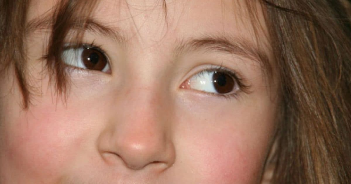 Samudrik Shastra: दांतों के बीच में गैप होना शुभ या अशुभ? जानिए क्या ...