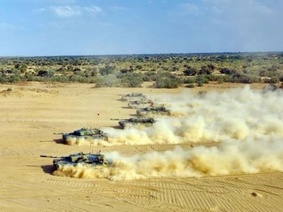 पाकिस्‍तान बॉर्डर पर गरजा अर्जुन टैंक, दहशत में आई दुश्‍मन देश की आर्मी ...