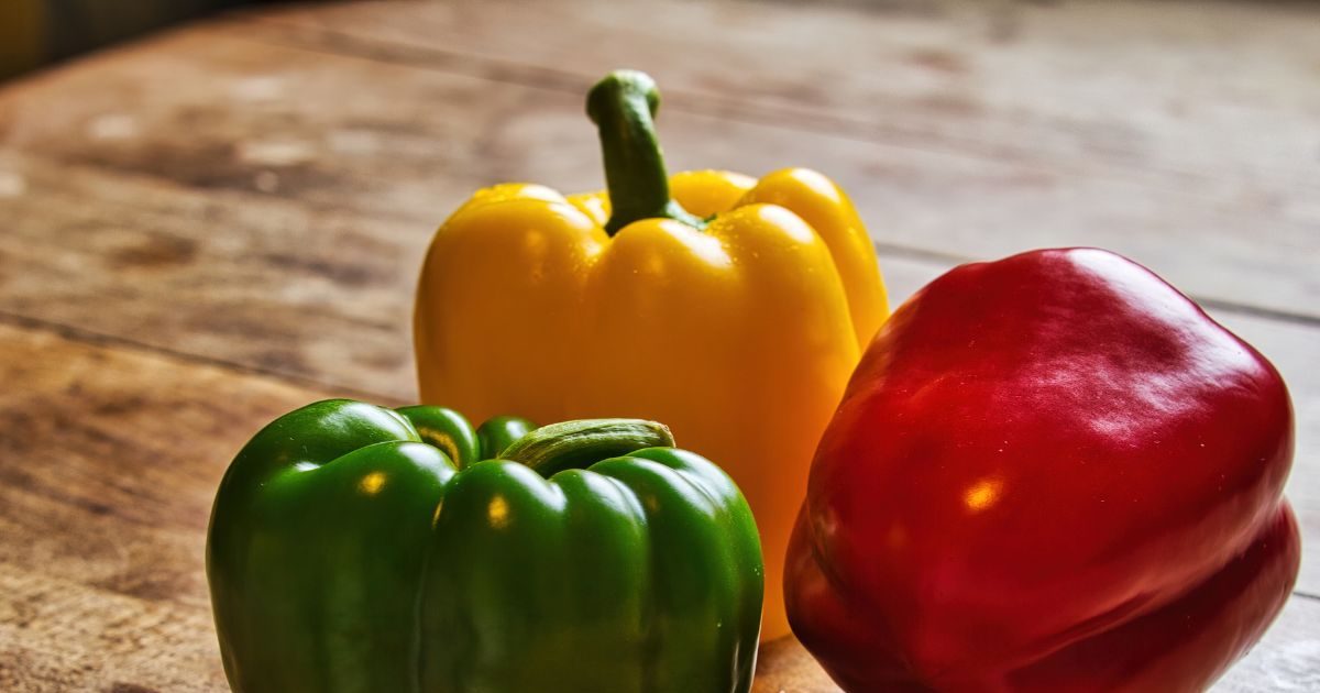 Capsicum give you eagle like eyesight। शिमला मिर्च के गजब के फायदे ...