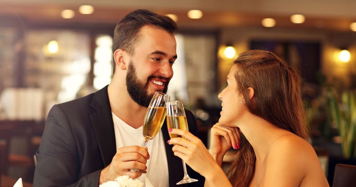 baby snake fell in womans glass dinner with husband shocking incident usa virginia bizarre news ...