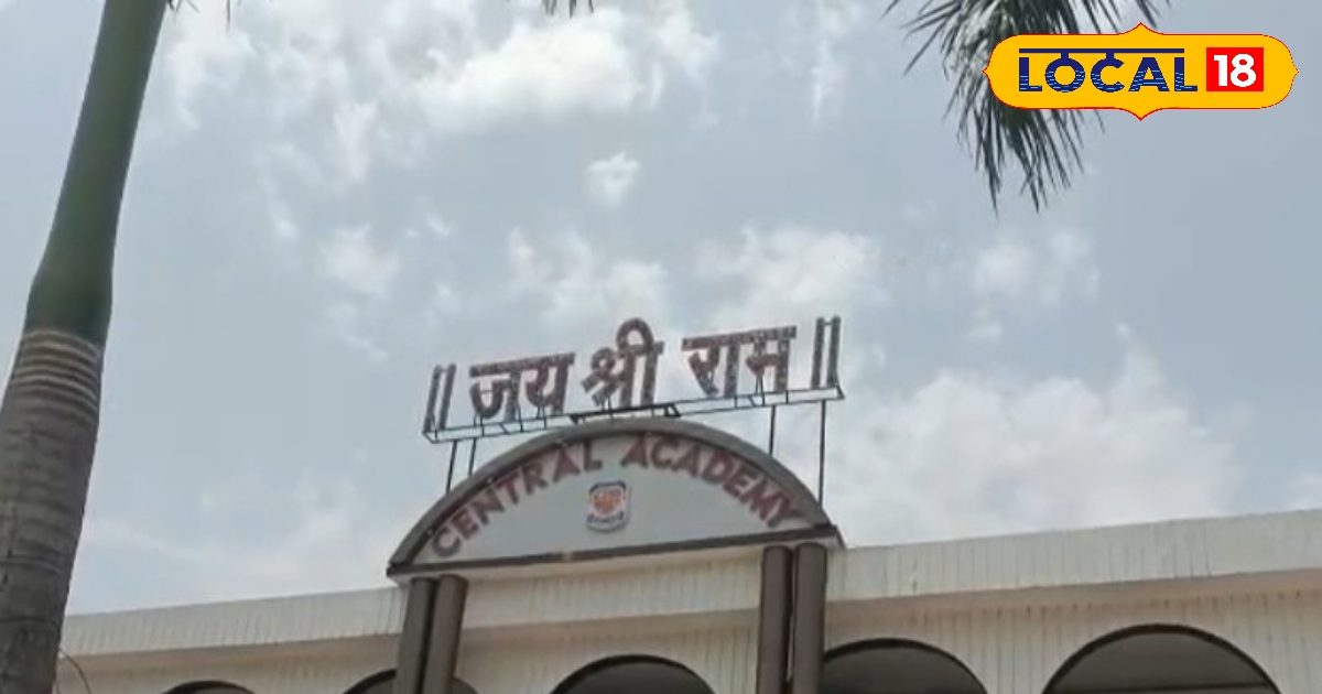 रीवा का ऐसा स्कूल..जहां नर्सरी से 12वीं तक के बच्चे सुनाते हैं हनुमान ...