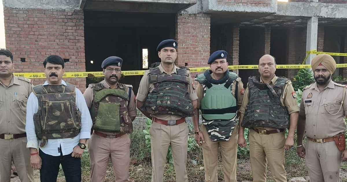 Agra Jewelry Showroom Loot and murder case criminal Aman Yadav shot ...