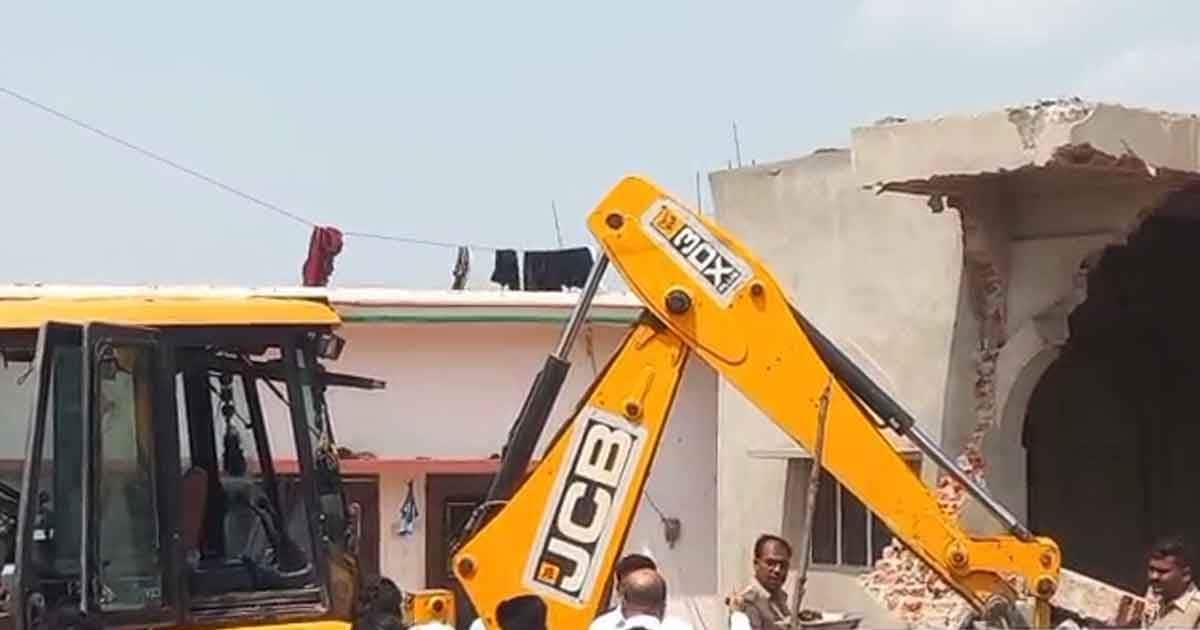 Bulldozer action on illegal mosque on government land in Maharajganj ...