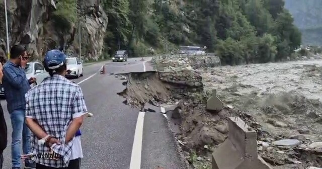 Manali Flood News| Manali Tourist| Manali Weather Updates| मनाली में ...