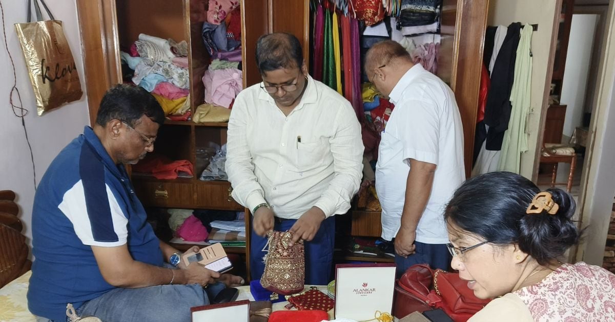 Bihar News । Vigilance raid । Vigilance Raids at Divisional Forest Officer subodh kumar gupta ...