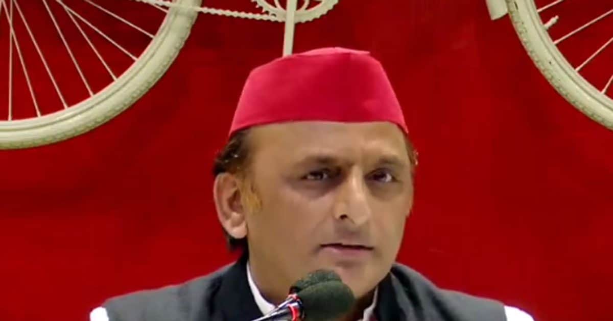 कथावचक विवाद : योगी के मंत्री का अखिलेश पर वार...जिनकी सरकार में 'राम ...