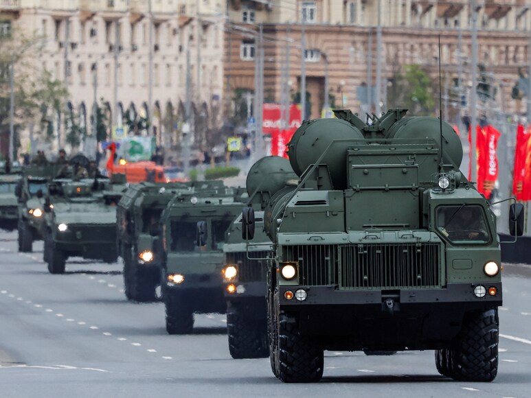 S 400 Russia Ukraine War: ukraine drone hits s 400 russia crimea air defence Zelensky putin ...