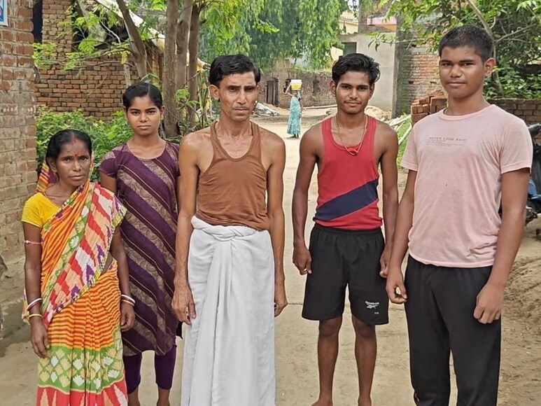 success story Bihar laborers son Subal Chandra Nandi secures 16337 rank in JEE Advancedगुदड़ी के ...