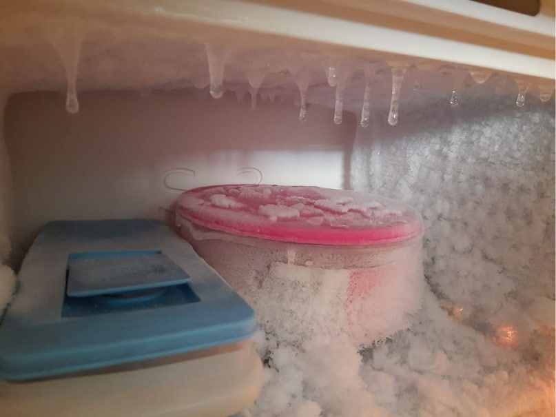 How to stop ice formation in deep freezer: फ्रीजर में जम गई है बर्फ की ...