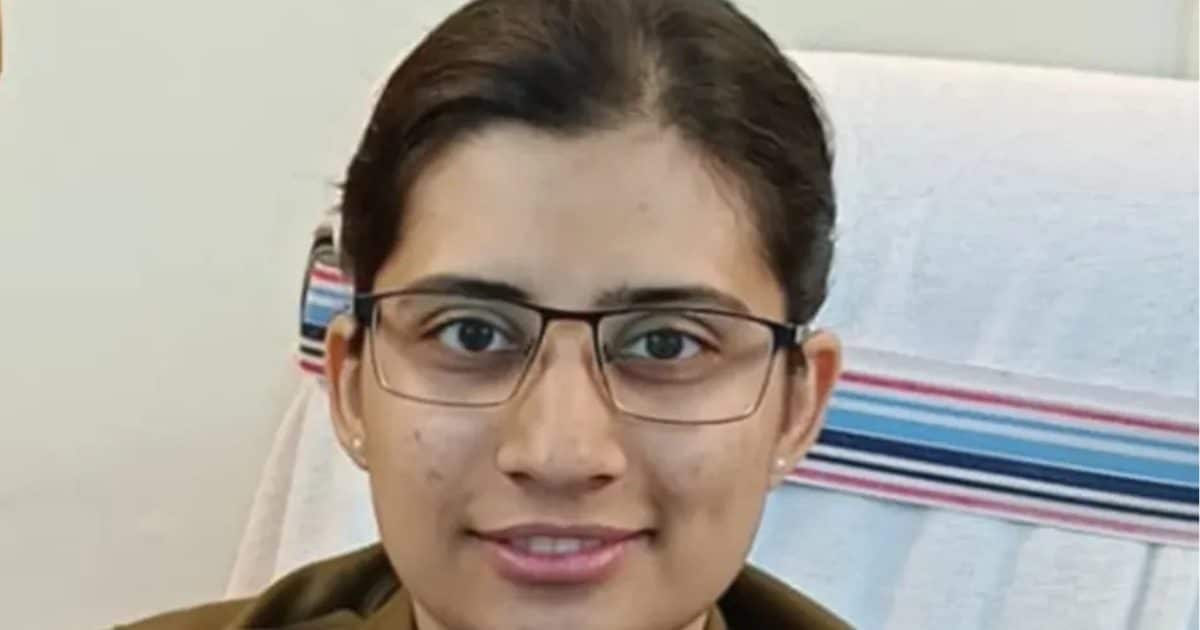 IPS Story: IIT Delhi से बीटेक की डिग्री, तीसरे प्रयास में बनीं IPS, अब अचानक क्यों हैं सुर्खियों ...