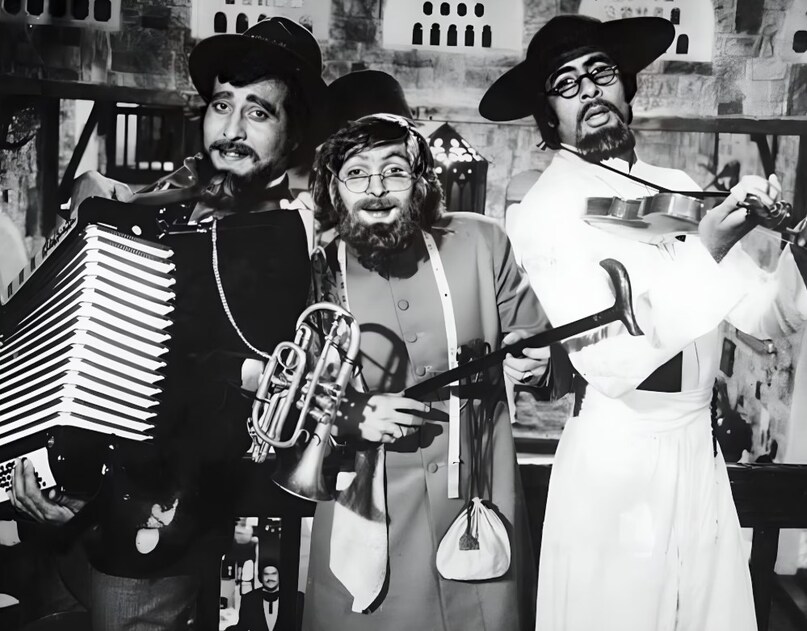 बॉलीवुड का वो छोटा अमिताभ बच्चन, हीरो से ज्यादा रही डिमांड, दिलीप कुमार ...