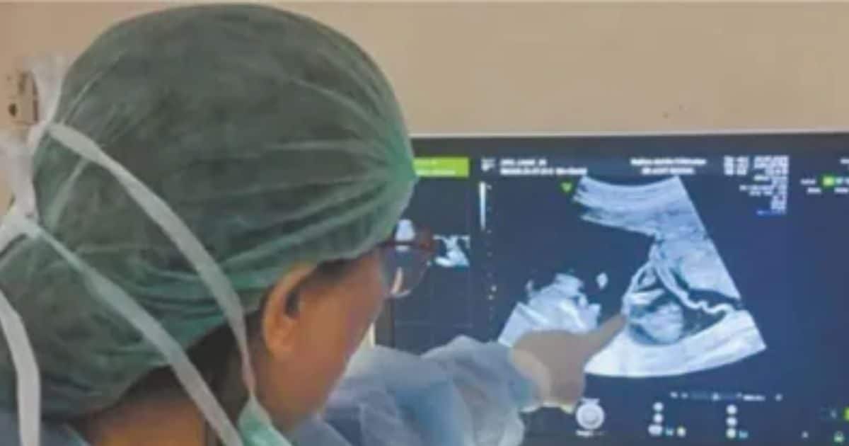 ठहरा था तीन महीने का गर्भ, गुब्बारे-सा फूलने लगा पेट, जांच करते ही ...