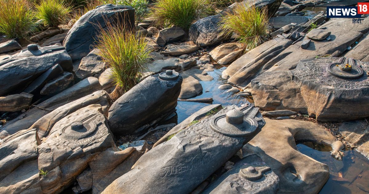 Sahasralinga temple in Sawan maas thousands of Shivlingas can be seen ...