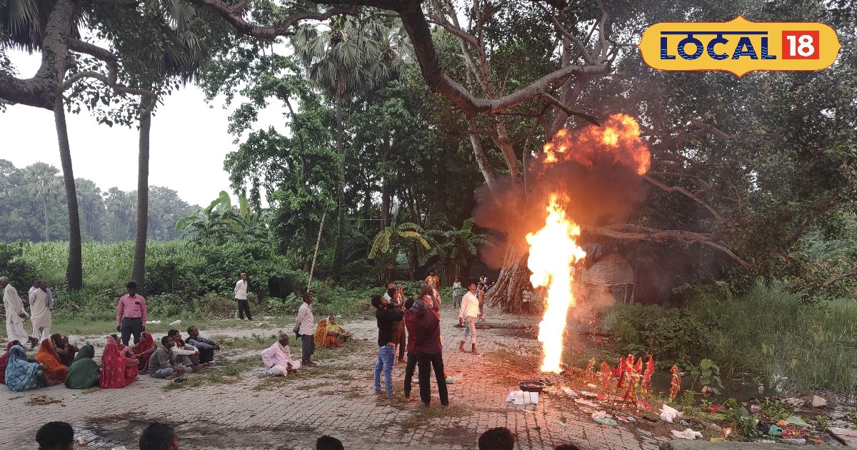 समस्तीपुर: बाबा अमर सिंह स्थान में सावन मेले में दूध-पानी की चिंगारियां ...