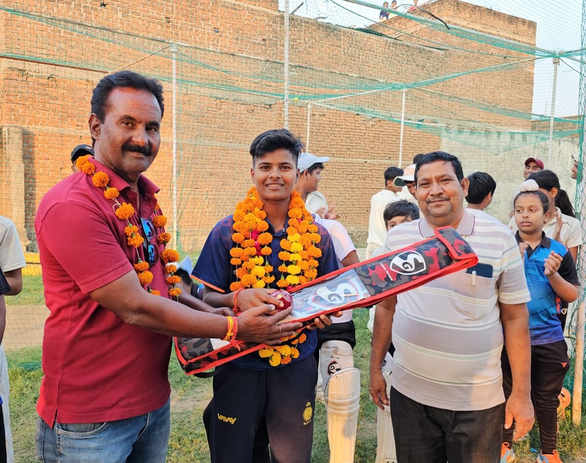 Kranti Gaur News: भारतीय महिला क्रिकेट विश्व कप टीम को बुंदेलखंड से ...
