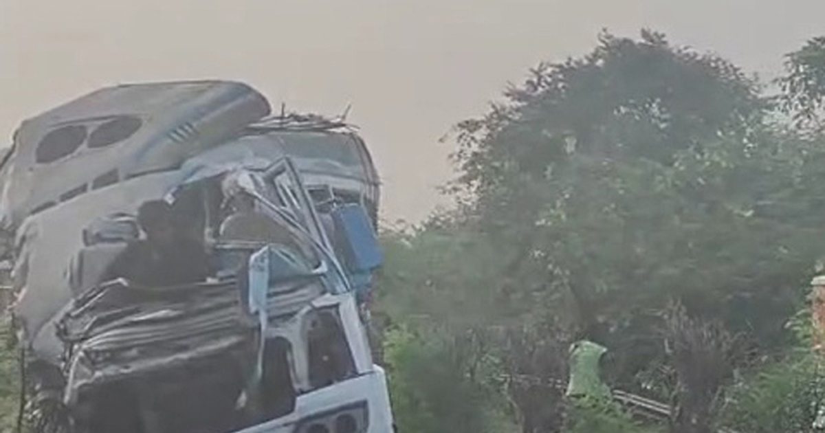 Shivpuri News: सुबह-सुबह बड़ा सड़क हादसा, ट्रैवलर-ट्रक की भिड़ंत ...