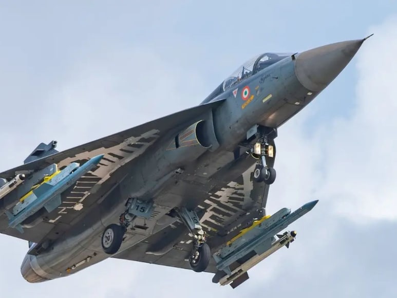 Tejas Fighter Jet | Uttam AESA radar features | भारत का 'स्काई किलर ...