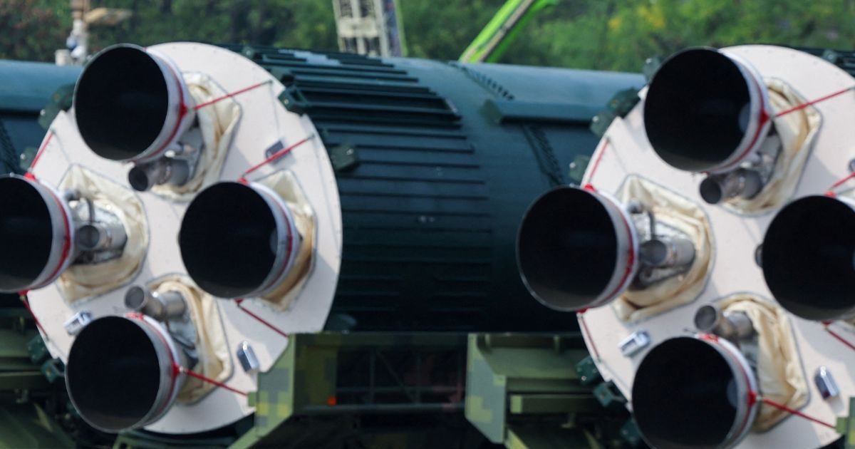 Defence News| China Military Power| China DF-5C Missile: 13,000 KM रेंज ...