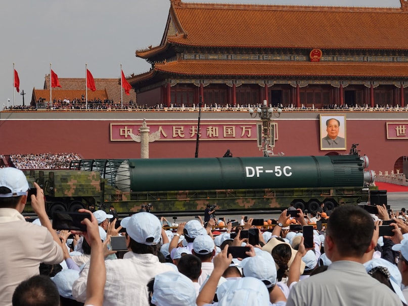 China Military Parade Photos: बीजिंग सैन्य परेड में DF-5C, YJ-17 मिसाइल और LY-1 लेजर दिखाए गए ...