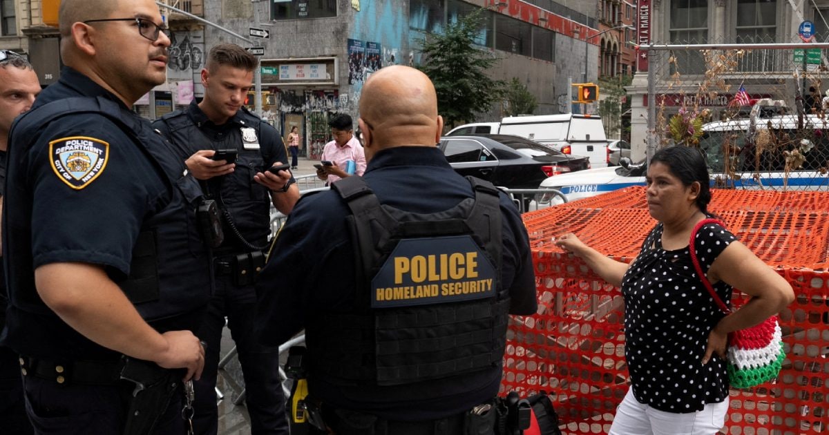 Hyundayi EV Raid: Illigal Immigration | South Korea | US News Hyundayi EV Factory ICE Raid ...