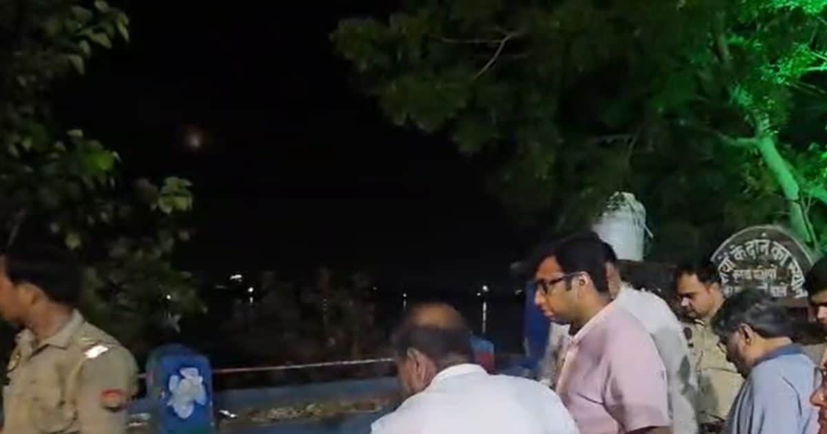 Agra News: आगरा में यमुना घाट पर हादसा, नदी में गिरे लोग, रेस्क्यू ऑपरेशन जारी